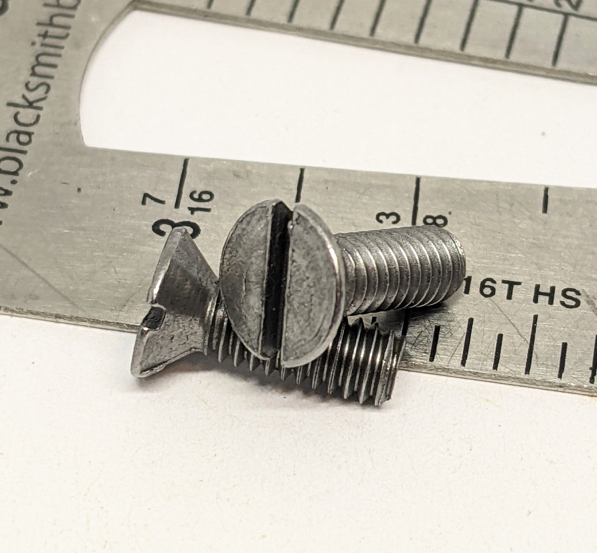 #8-32 x 1/2" Slotted Flat Head Machine Screws, Plain – Blacksmith Bolt & Rivet Supply